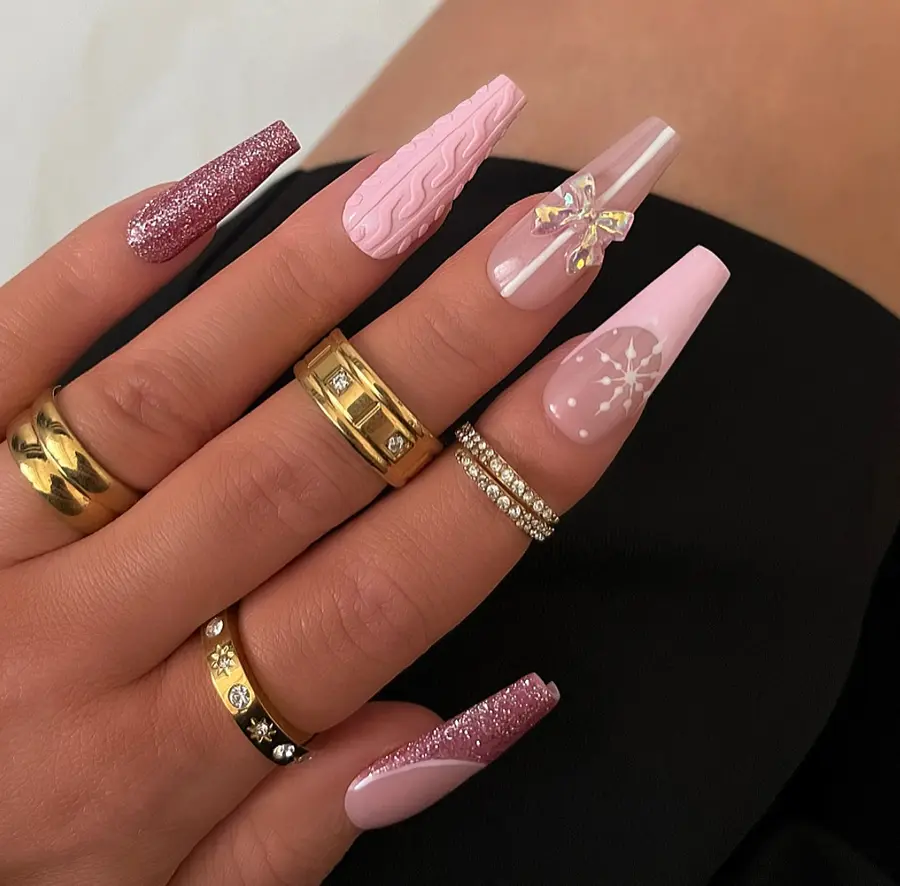 22 Light Pink Nails Styled With Details for Everyday Simple Nails